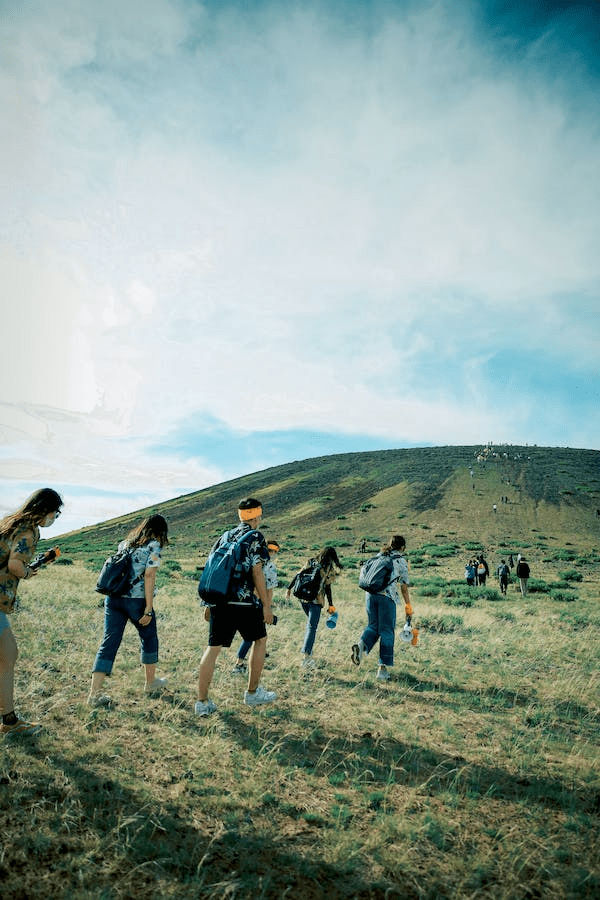 Travel Hacks : 10 Easy Hacks For An Awesome Happy Journey. - Dreamz ...